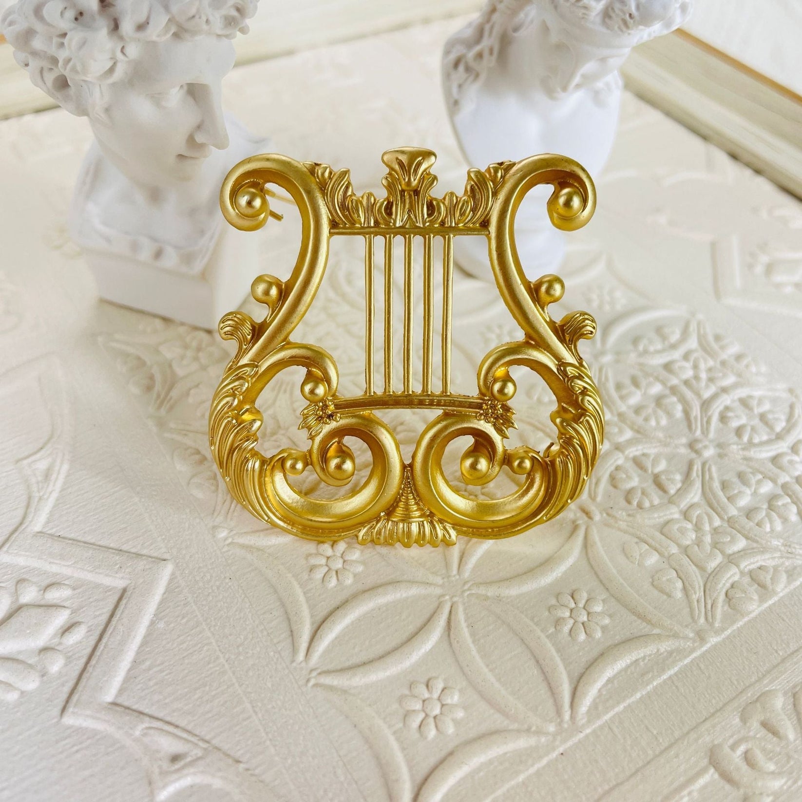 Classic Gold Harp Brooch - Red Retro Jewelry